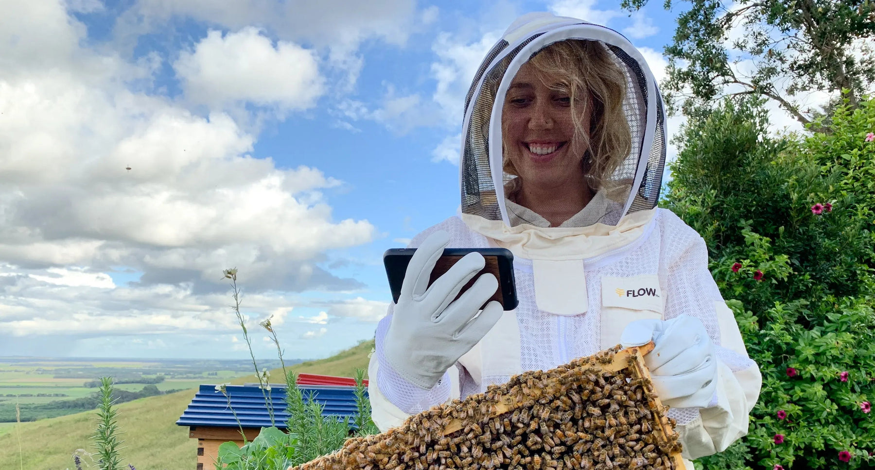 Online Beekeeping Course | TheBeekeeper.org - Flow Hive AU